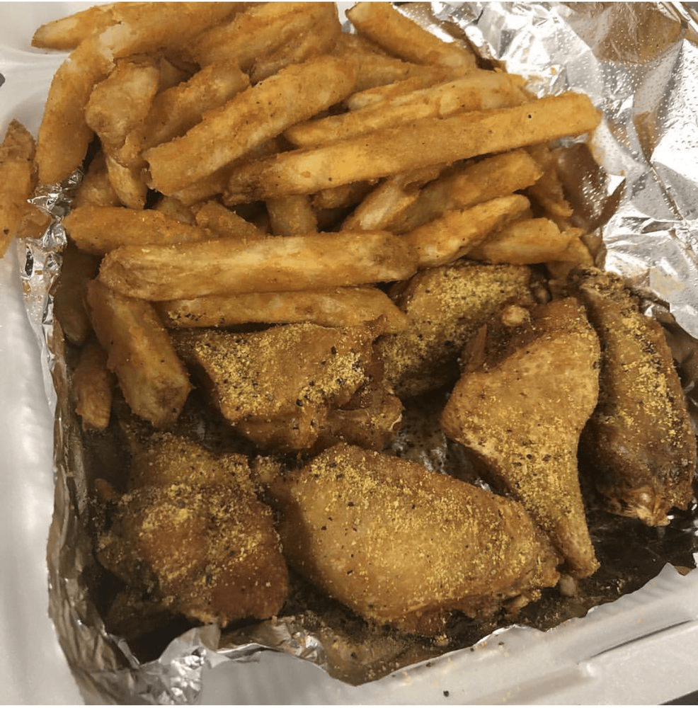 Dmac N Wings Offers Soul Food in Mesa, AZ 85201