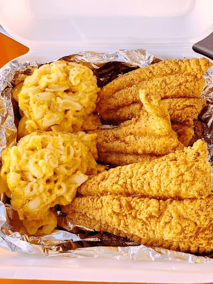 Dmac N Wings Offers Soul Food in Mesa, AZ 85201